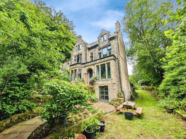 5 bedroom semi detached house to rent