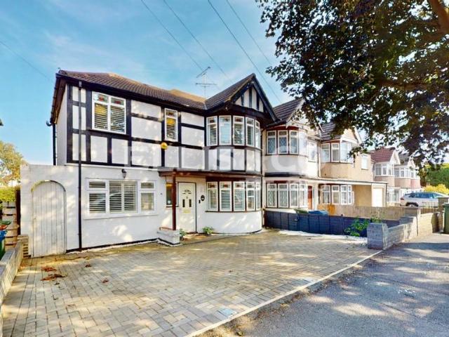 5 bedroom semi detached house to rent