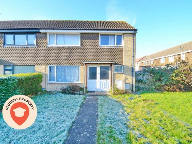 5 bedroom semi detached house to rent