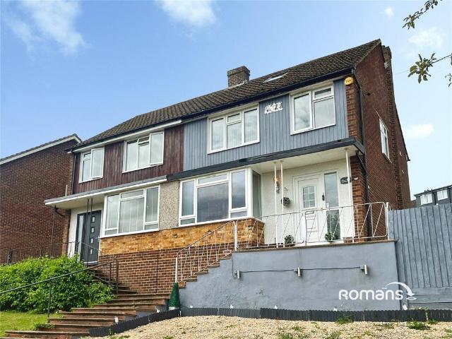 5 bedroom semi detached house to rent