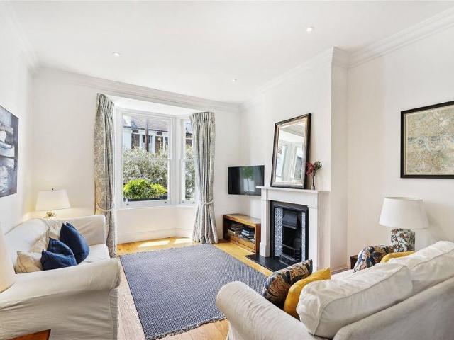 5 bedroom semi detached house to rent