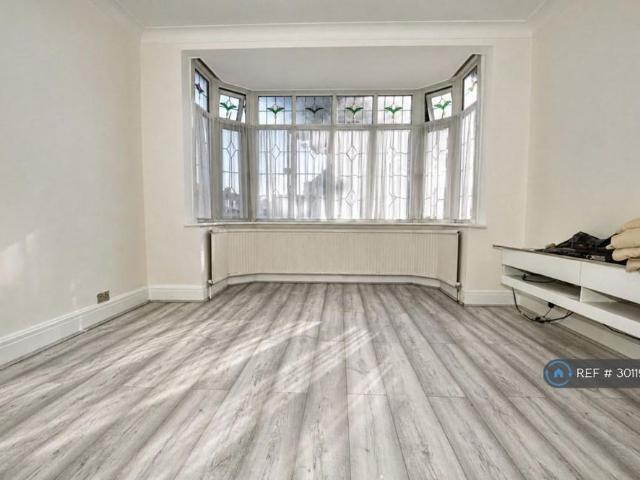 5 bedroom semi detached house to rent