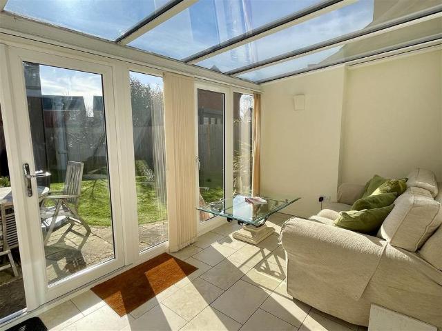 5 bedroom semi detached house to rent