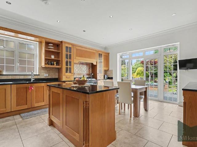 5 bedroom semi detached house to rent