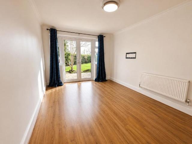 5 bedroom semi detached house to rent