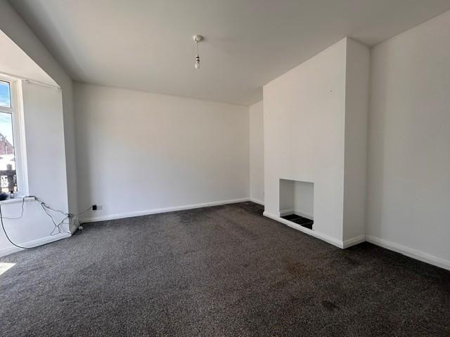 5 bedroom semi detached house to rent