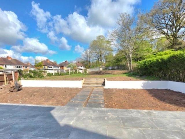 5 bedroom semi detached house to rent