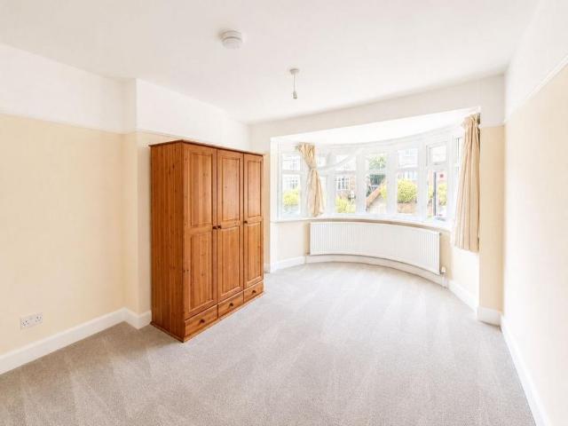 5 bedroom semi detached house to rent