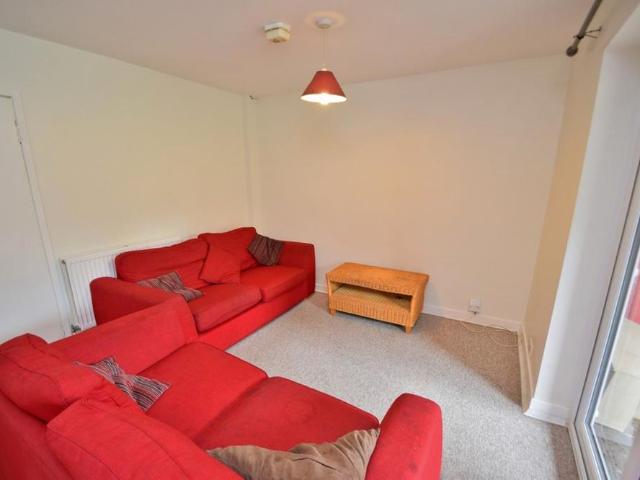 5 bedroom semi detached house to rent