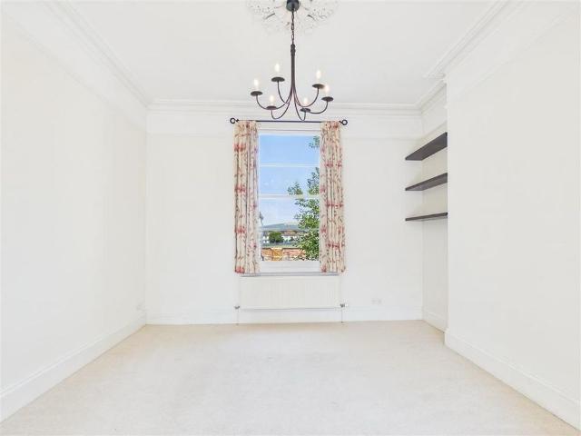 5 bedroom semi detached house to rent