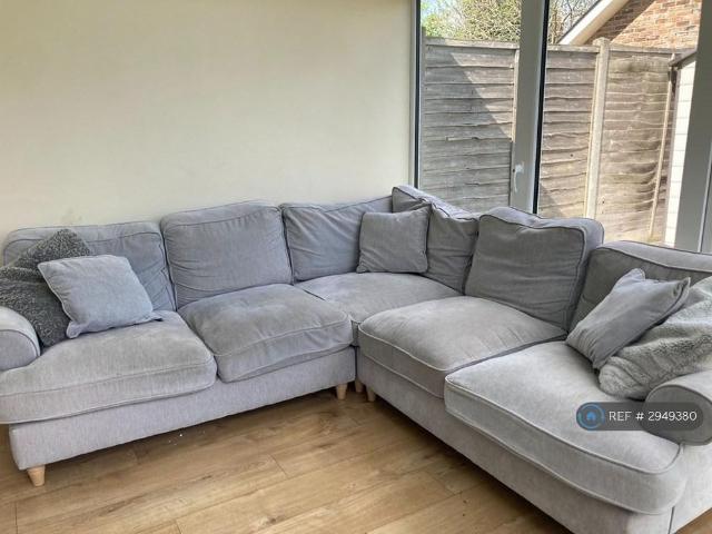 5 bedroom semi detached house to rent