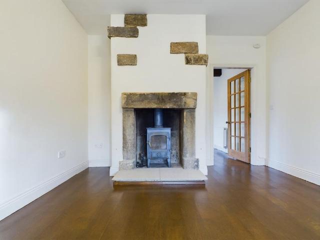 5 bedroom semi detached house to rent
