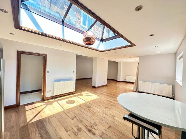 5 bedroom semi detached house to rent