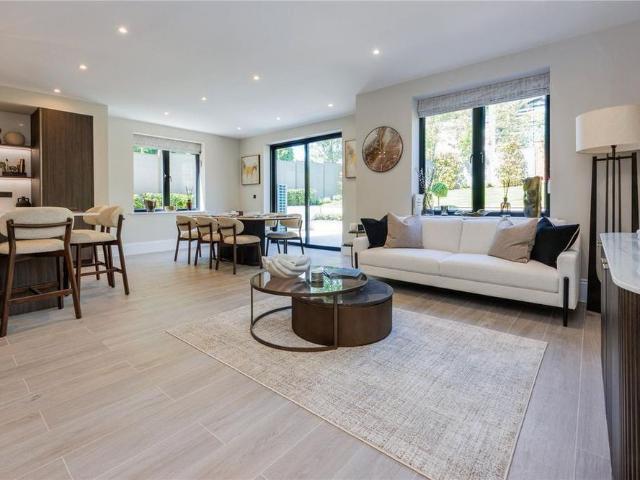 5 bedroom semi detached house to rent