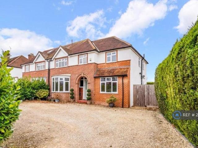 5 bedroom semi detached house to rent