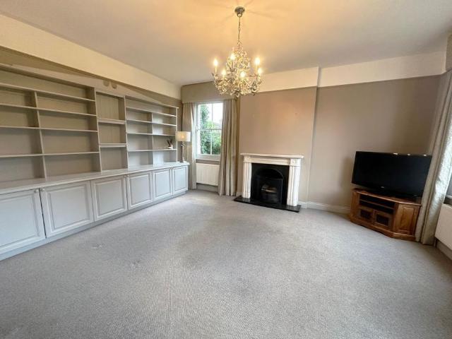 5 bedroom semi detached house to rent