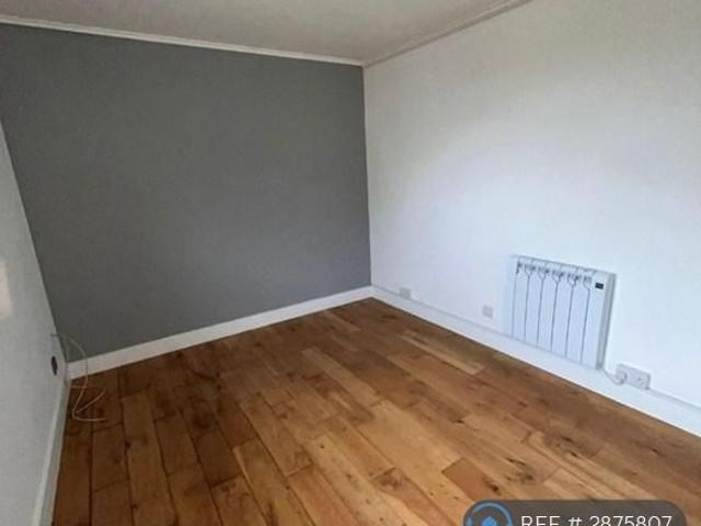 5 bedroom semi detached house to rent