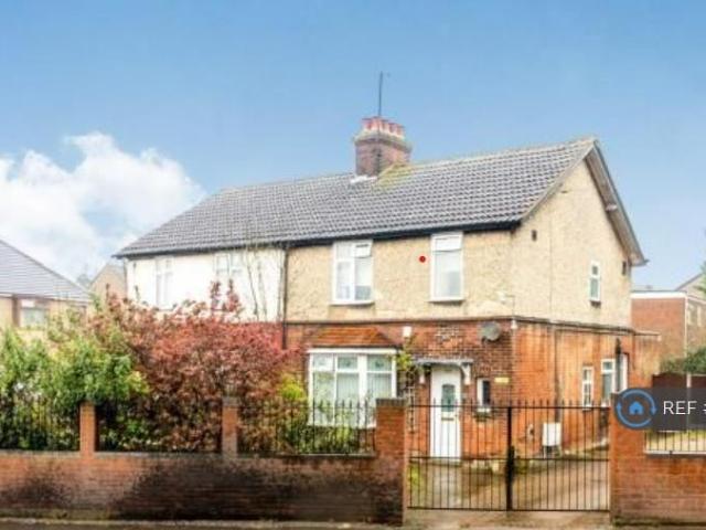 5 bedroom semi detached house to rent