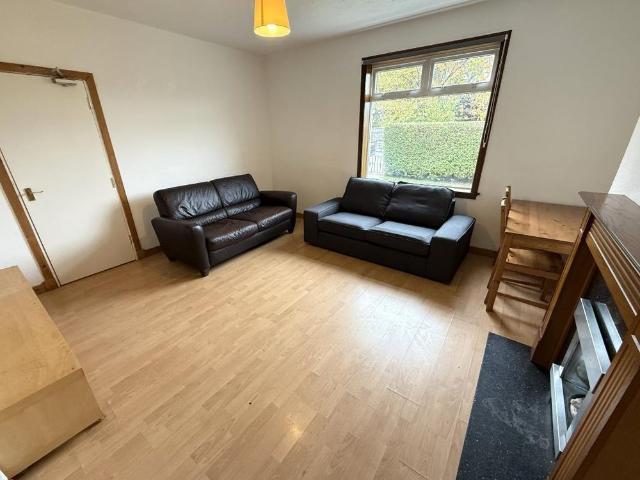 5 bedroom semi detached house to rent