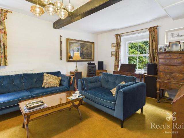 5 bedroom semi detached house to rent
