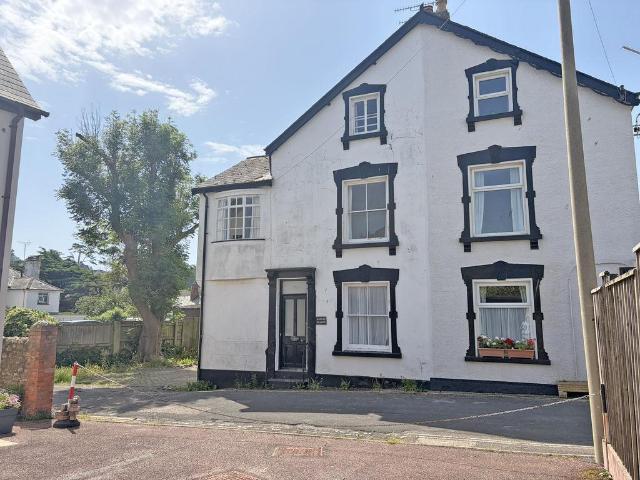5 bedroom semi detached house to rent