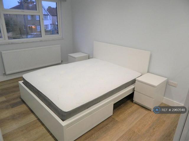 5 bedroom semi detached house to rent