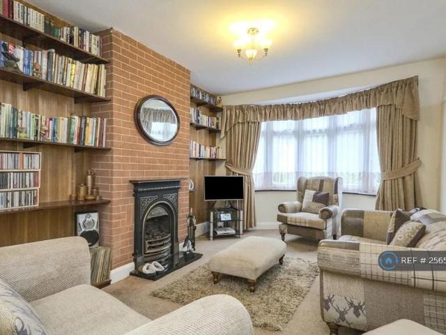 5 bedroom semi detached house to rent