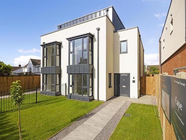 5 bedroom semi detached house to rent