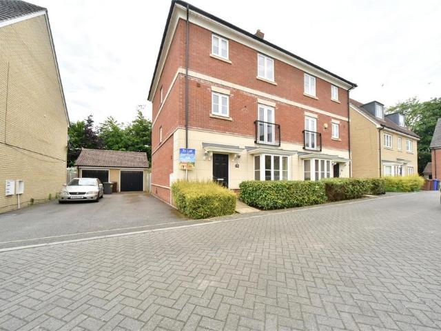 5 bedroom semi detached house to rent