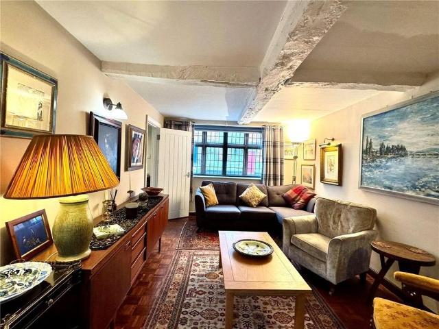 5 bedroom semi detached house to rent