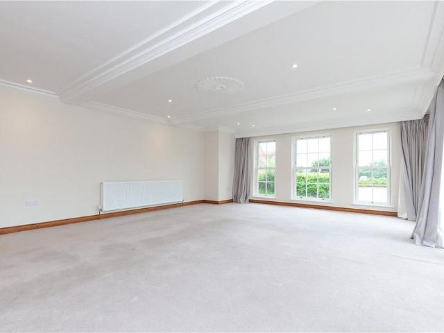 5 bedroom semi detached house to rent