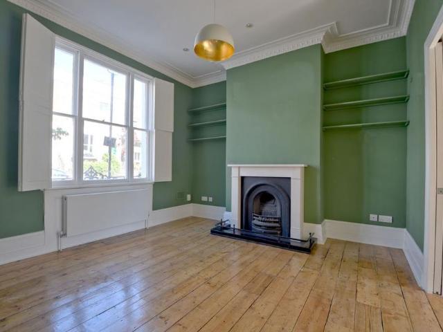 5 bedroom semi detached house to rent