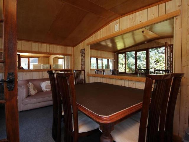 5 bedroom semi detached house to rent