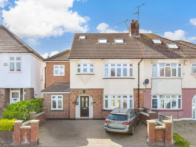 5 bedroom semi detached house to rent