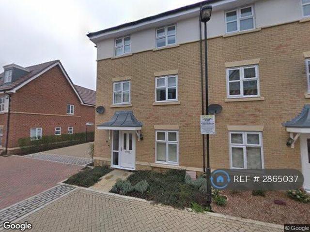 5 bedroom semi detached house to rent