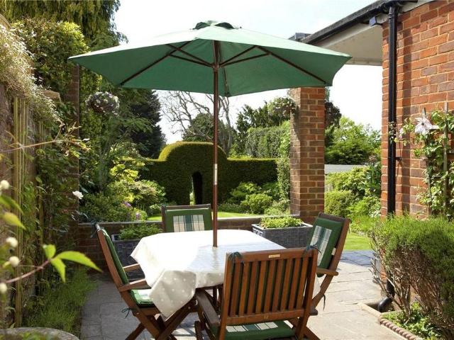 5 bedroom semi detached house to rent