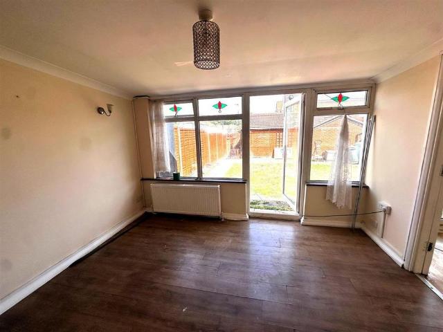 5 bedroom semi detached house to rent
