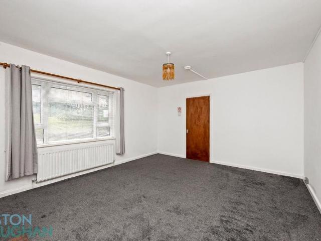 5 bedroom semi detached house to rent
