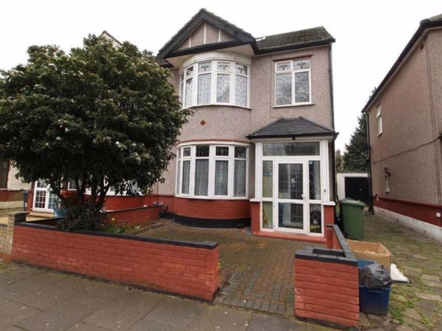 5 bedroom semi detached house to rent