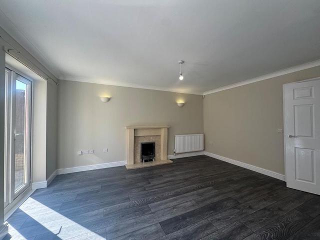 5 bedroom semi detached house to rent
