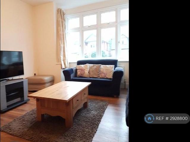 5 bedroom semi detached house to rent