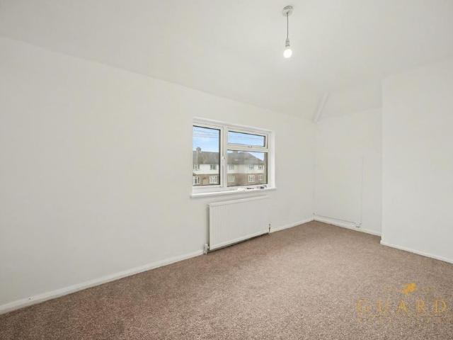5 bedroom semi detached house to rent