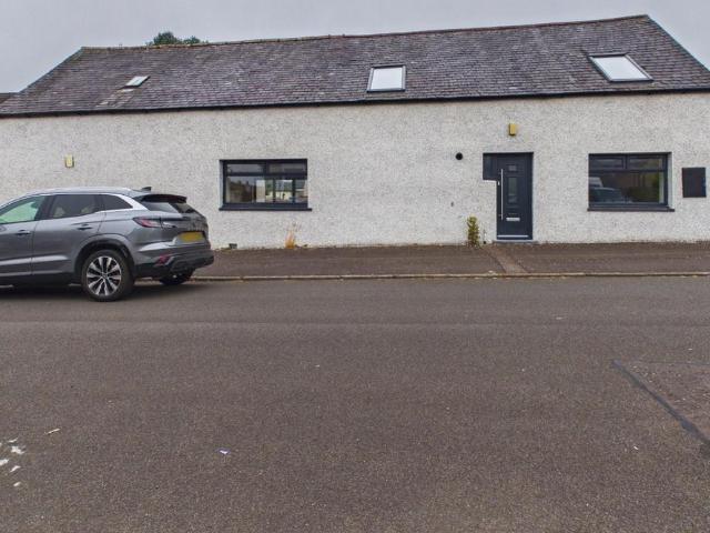 5 bedroom semi detached house to rent
