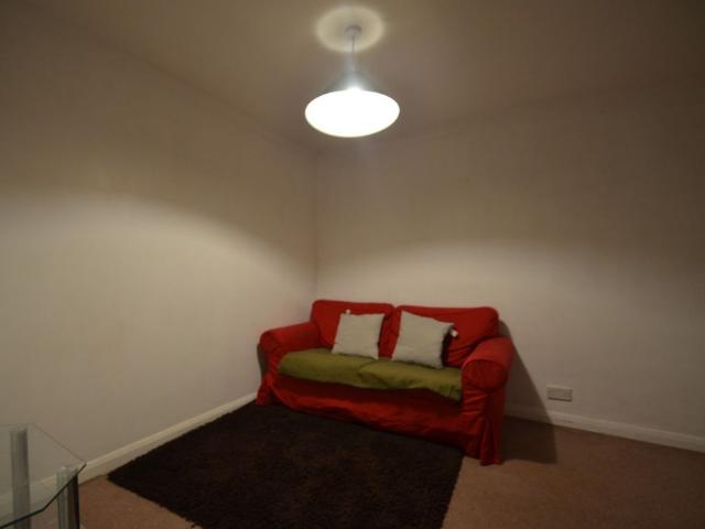 5 bedroom Semi detached house to rent