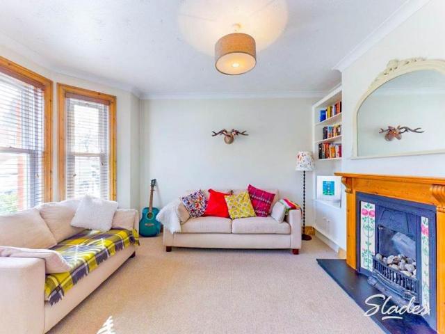 5 bedroom semi detached house to rent