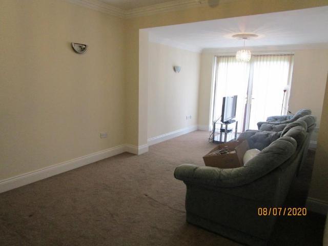 5 bedroom semi detached house to rent