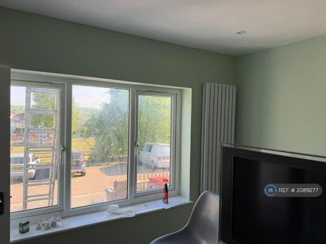 5 bedroom semi detached house to rent