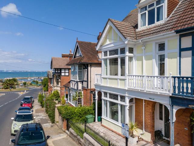 5 bedroom semi detached house to rent