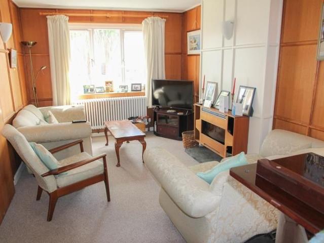 5 bedroom semi detached house to rent