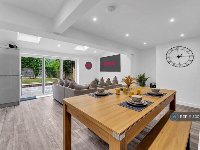 5 bedroom semi detached house to rent